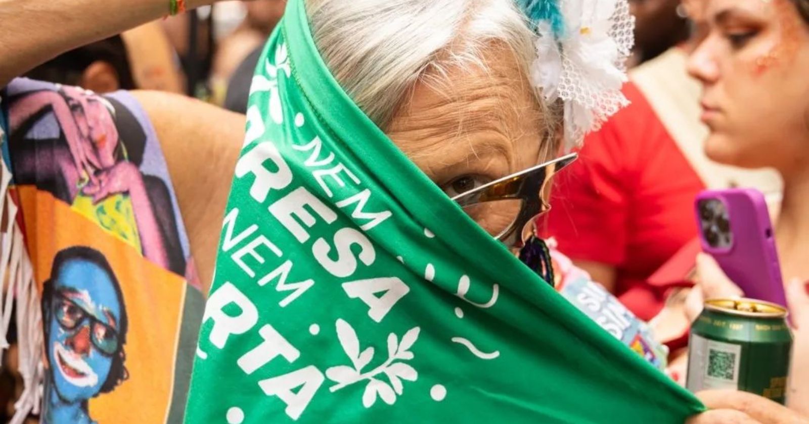 Maré Verde no Carnaval: Distribuição de lenços mobiliza luta pelo ...
